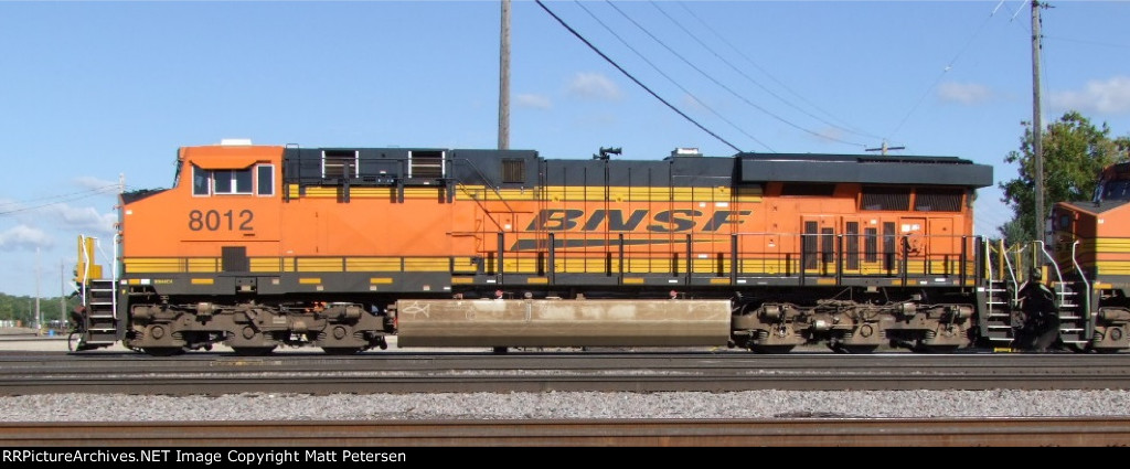 BNSF 8012